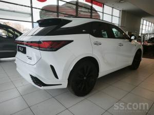 Balts Lexus RX 2023 Rīga, ar dzinēja tilpumu 2.40 L un nobraukumu 18 tūkst. km par 65900 €, foto 6 vietnē AUTOMOTO.COM.LV