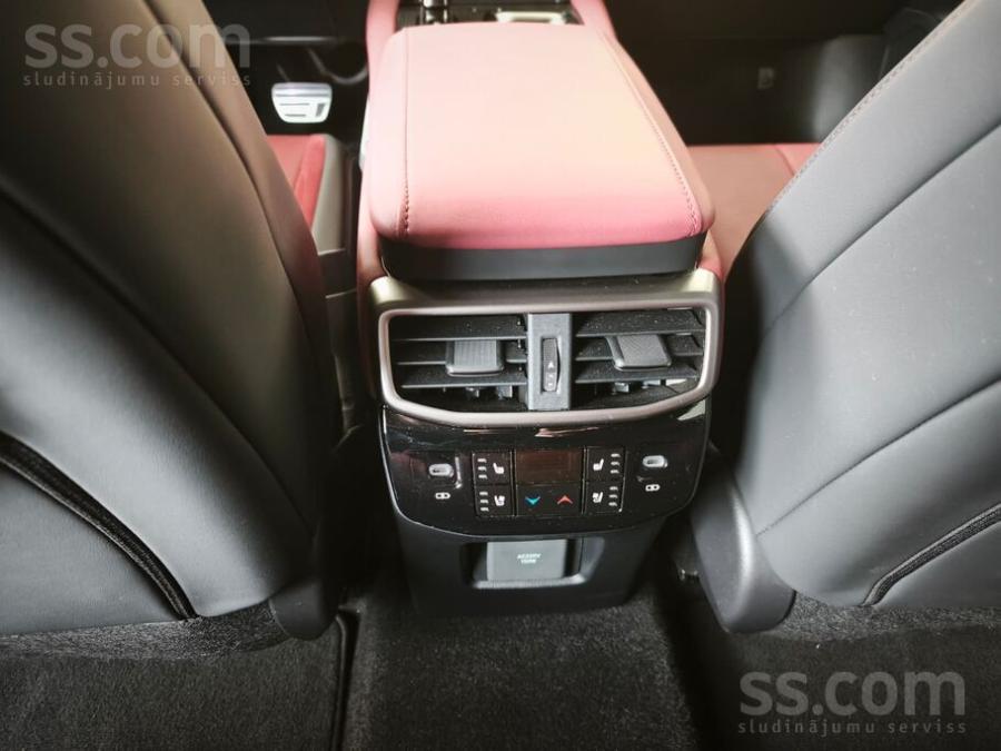 Balts Lexus RX 2023 Rīga, ar dzinēja tilpumu 2.40 L un nobraukumu 18 tūkst. km par 65900 €, foto 18 vietnē AUTOMOTO.COM.LV