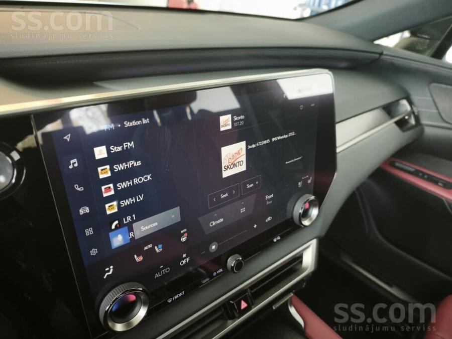 Balts Lexus RX 2023 Rīga, ar dzinēja tilpumu 2.40 L un nobraukumu 18 tūkst. km par 65900 €, foto 24 vietnē AUTOMOTO.COM.LV