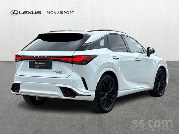 White Lexus RX 2023 in Riga, with an engine capacity of 2.40 L and mileage of 68 thousand km for 68300 €, photo 2 on AUTOMOTO.COM.LV