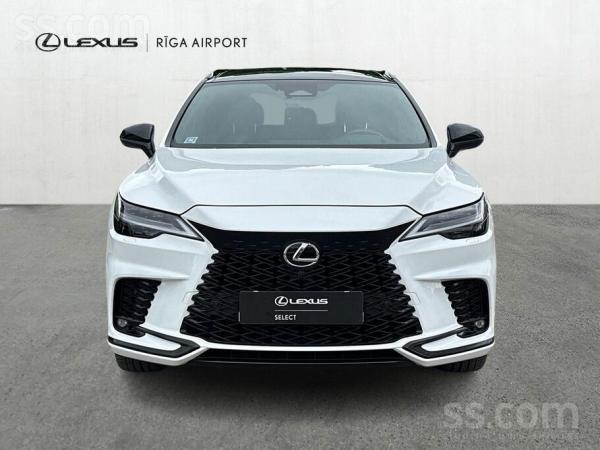 White Lexus RX 2023 in Riga, with an engine capacity of 2.40 L and mileage of 68 thousand km for 68300 €, photo 5 on AUTOMOTO.COM.LV