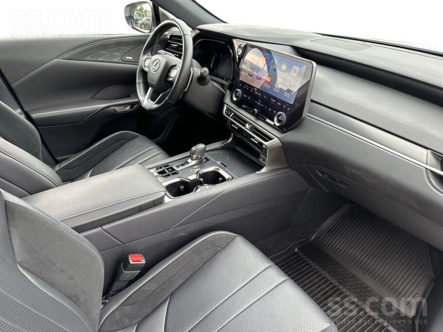 Balts Lexus RX 2023 Rīga, ar dzinēja tilpumu 2.40 L un nobraukumu 68 tūkst. km par 68300 €, foto 7 vietnē AUTOMOTO.COM.LV