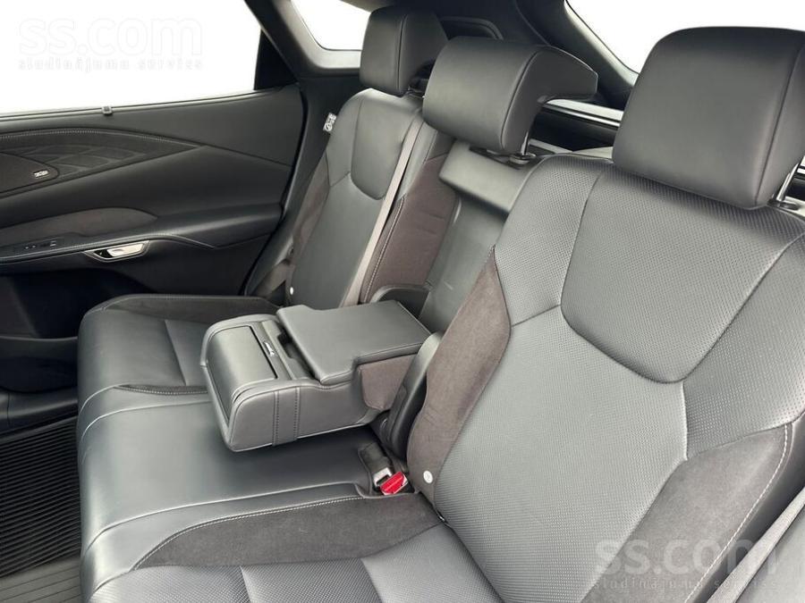 Balts Lexus RX 2023 Rīga, ar dzinēja tilpumu 2.40 L un nobraukumu 68 tūkst. km par 68300 €, foto 20 vietnē AUTOMOTO.COM.LV