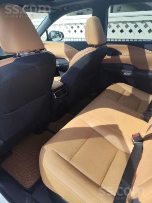 White Lexus RX 2023 in Jurmala, with an engine capacity of 2.40 L and mileage of 31 thousand km for 62800 €, photo 13 on AUTOMOTO.COM.LV