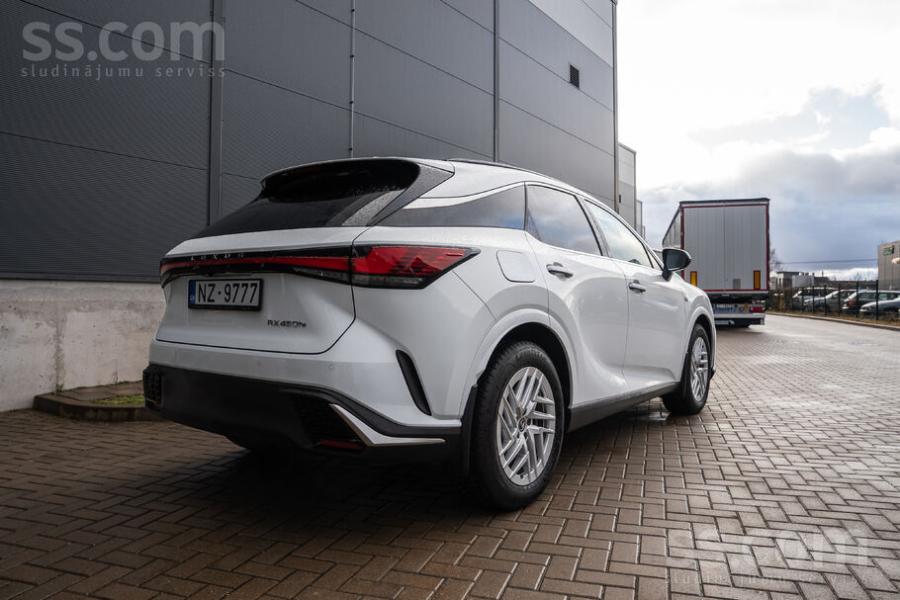 Balts Lexus RX 2024 Rīga, ar dzinēja tilpumu 2.50 L un nobraukumu 43 tūkst. km par 69900 €, foto 17 vietnē AUTOMOTO.COM.LV