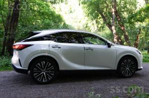 Balts Lexus RX 2024 Rīga, ar dzinēja tilpumu 2.50 L un nobraukumu 19 tūkst. km par 67500 €, foto 5 vietnē AUTOMOTO.COM.LV
