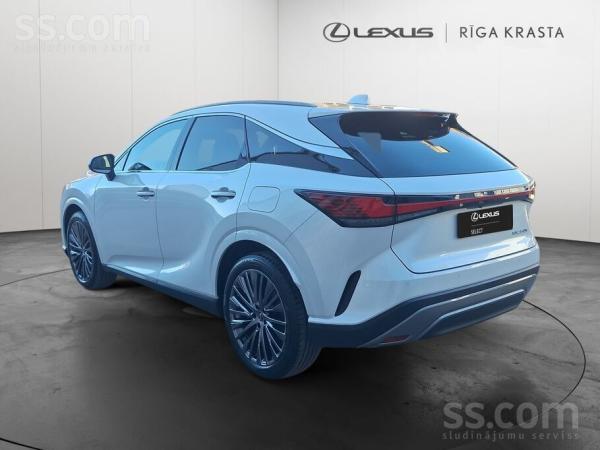 Balts Lexus RX 2024 Rīga, ar dzinēja tilpumu 2.50 L un nobraukumu 68 tūkst. km par 63000 €, foto 4 vietnē AUTOMOTO.COM.LV