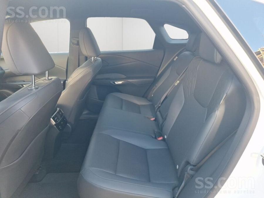 Balts Lexus RX 2024 Rīga, ar dzinēja tilpumu 2.50 L un nobraukumu 68 tūkst. km par 63000 €, foto 12 vietnē AUTOMOTO.COM.LV