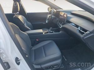 Balts Lexus RX 2024 Rīga, ar dzinēja tilpumu 2.50 L un nobraukumu 68 tūkst. km par 63000 €, foto 13 vietnē AUTOMOTO.COM.LV