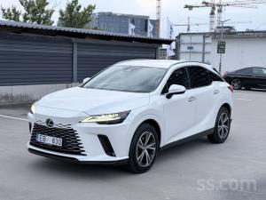 Balts Lexus RX 2024 Rīga, ar dzinēja tilpumu 2.40 L un nobraukumu 28 tūkst. km par 59900 €, foto  vietnē AUTOMOTO.COM.LV