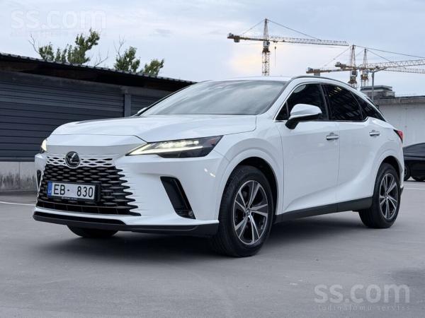 Белый Лексус РХ 2024 в Рига, объемом двигателя 2.40 л и пробегом 28 тыс. км за 59900 €, фото 3 на AUTOMOTO.COM.LV