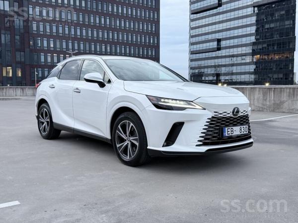 Белый Лексус РХ 2024 в Рига, объемом двигателя 2.40 л и пробегом 28 тыс. км за 59900 €, фото 4 на AUTOMOTO.COM.LV
