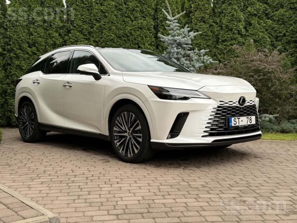Белый Лексус РХ 2024 в Рига, объемом двигателя 2.50 л и пробегом 51 тыс. км за 63000 €, фото 1 на AUTOMOTO.COM.LV