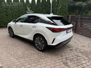 Balts Lexus RX 2024 Rīga, ar dzinēja tilpumu 2.50 L un nobraukumu 51 tūkst. km par 63000 €, foto 4 vietnē AUTOMOTO.COM.LV
