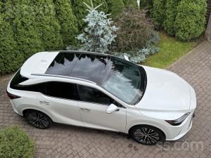 Balts Lexus RX 2024 Rīga, ar dzinēja tilpumu 2.50 L un nobraukumu 51 tūkst. km par 63000 €, foto 6 vietnē AUTOMOTO.COM.LV