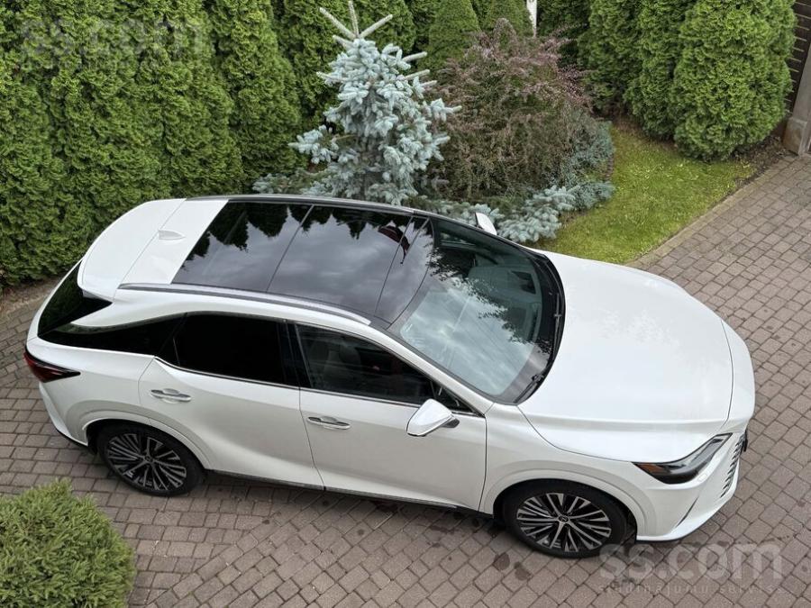 Balts Lexus RX 2024 Rīga, ar dzinēja tilpumu 2.50 L un nobraukumu 51 tūkst. km par 63000 €, foto 6 vietnē AUTOMOTO.COM.LV