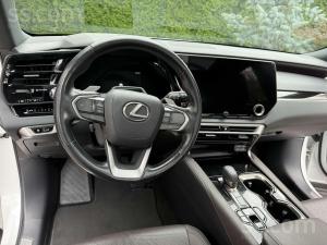 Balts Lexus RX 2024 Rīga, ar dzinēja tilpumu 2.50 L un nobraukumu 51 tūkst. km par 63000 €, foto 9 vietnē AUTOMOTO.COM.LV