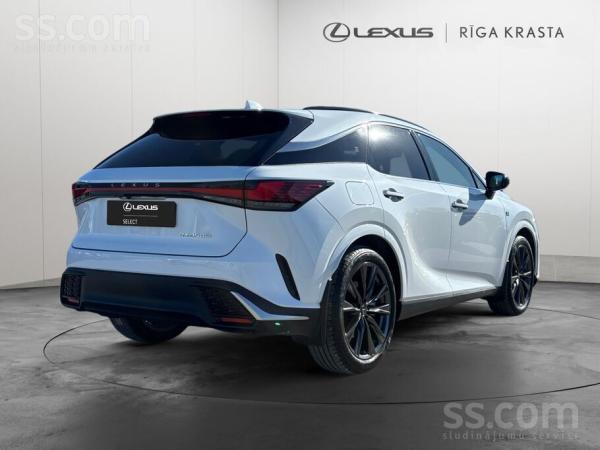 White Lexus RX 2025 in Riga, with an engine capacity of 2.50 L and mileage of 12 thousand km for 85000 €, photo 2 on AUTOMOTO.COM.LV