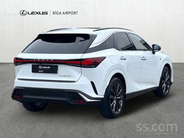 White Lexus RX 2025 in Riga, with an engine capacity of 2.50 L and mileage of 13 thousand km for 76900 €, photo 2 on AUTOMOTO.COM.LV