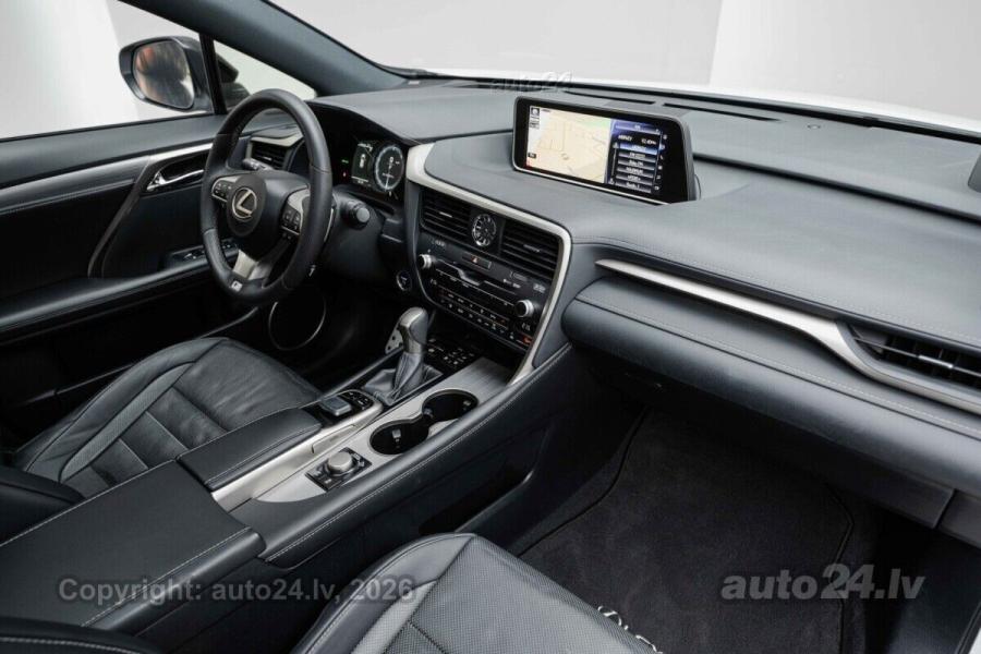 Balts Lexus RX 2017 Tallina, ar dzinēja tilpumu 3.50 L un nobraukumu 110 tūkst. km par 39500 €, foto 9 vietnē AUTOMOTO.COM.LV