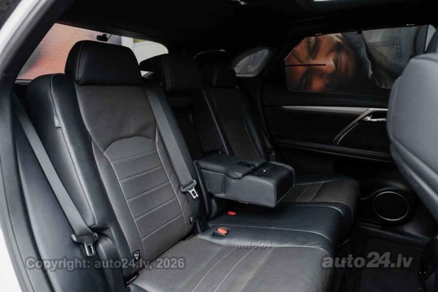 Balts Lexus RX 2017 Tallina, ar dzinēja tilpumu 3.50 L un nobraukumu 110 tūkst. km par 39500 €, foto 13 vietnē AUTOMOTO.COM.LV