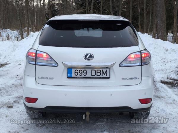 White Lexus RX 2010 in Tallinn, with an engine capacity of 3.50 L and mileage of 185 thousand km for 12998 €, photo 6 on AUTOMOTO.COM.LV
