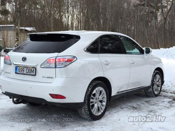 White Lexus RX 2010 in Tallinn, with an engine capacity of 3.50 L and mileage of 185 thousand km for 12998 €, photo 7 on AUTOMOTO.COM.LV