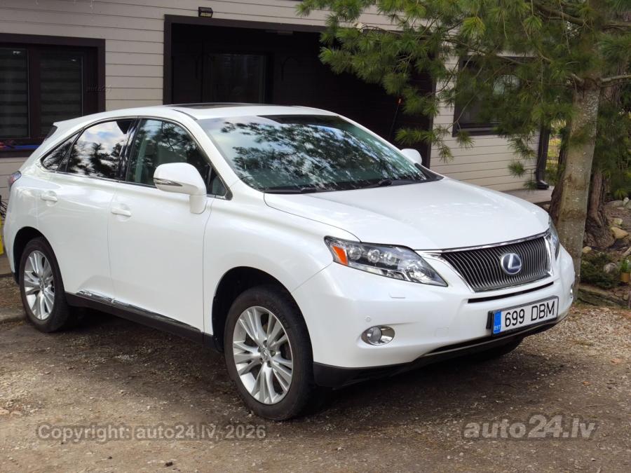 White Lexus RX 2010 in Tallinn, with an engine capacity of 3.50 L and mileage of 187 thousand km for 12488 €, photo 4 on AUTOMOTO.COM.LV