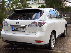 White Lexus RX 2010 in Tallinn, with an engine capacity of 3.50 L and mileage of 187 thousand km for 12488 €, photo 6 on AUTOMOTO.COM.LV