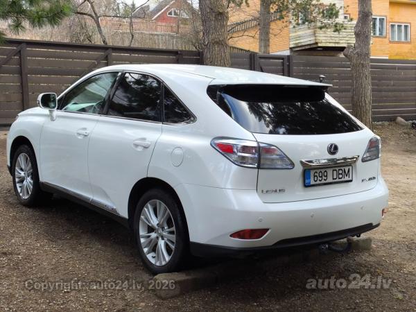 White Lexus RX 2010 in Tallinn, with an engine capacity of 3.50 L and mileage of 187 thousand km for 12488 €, photo 6 on AUTOMOTO.COM.LV