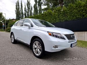 Balts Lexus RX 2010 Tallina, ar dzinēja tilpumu 3.50 L un nobraukumu 250 tūkst. km par 9500 €, foto  vietnē AUTOMOTO.COM.LV