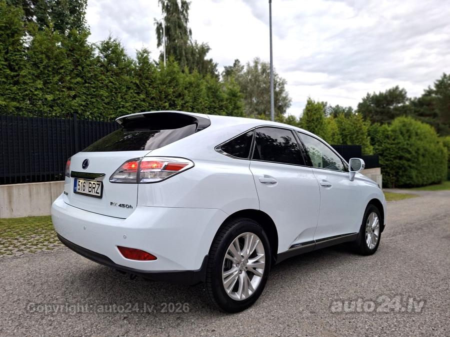 Balts Lexus RX 2010 Tallina, ar dzinēja tilpumu 3.50 L un nobraukumu 250 tūkst. km par 9500 €, foto 5 vietnē AUTOMOTO.COM.LV