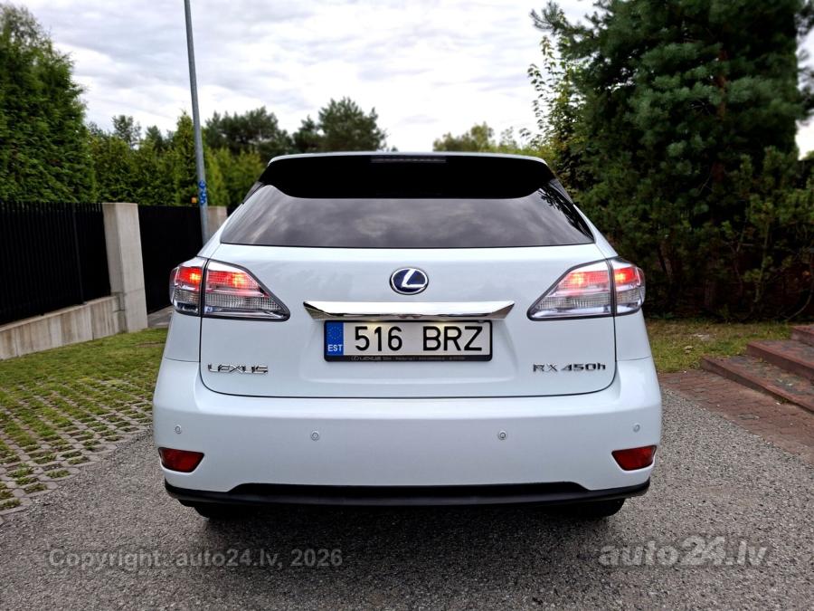 Balts Lexus RX 2010 Tallina, ar dzinēja tilpumu 3.50 L un nobraukumu 250 tūkst. km par 9500 €, foto 8 vietnē AUTOMOTO.COM.LV