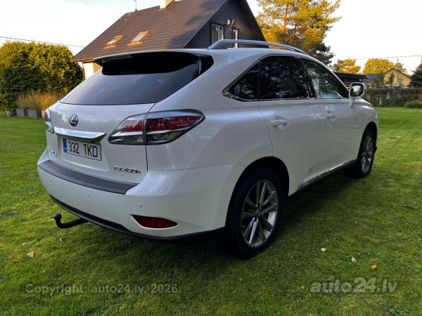 White Lexus RX 2013 in Tallinn, with an engine capacity of 3.50 L and mileage of 236 thousand km for 12890 €, photo 5 on AUTOMOTO.COM.LV
