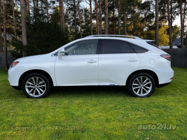 White Lexus RX 2013 in Tallinn, with an engine capacity of 3.50 L and mileage of 236 thousand km for 12890 €, photo 6 on AUTOMOTO.COM.LV