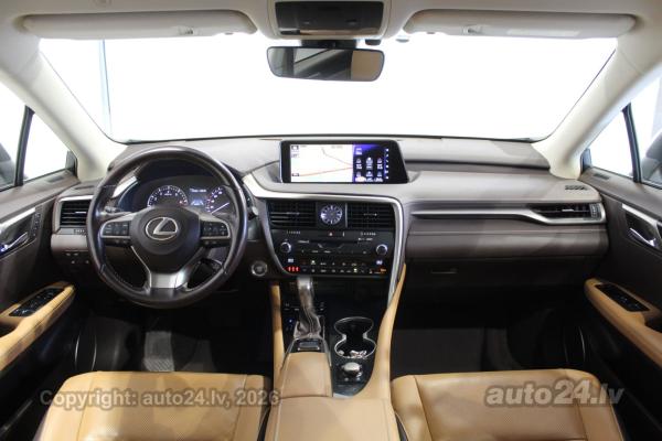 White Lexus RX 2016 in Tallinn, with an engine capacity of 2.00 L and mileage of 126 thousand km for 27990 €, photo 8 on AUTOMOTO.COM.LV