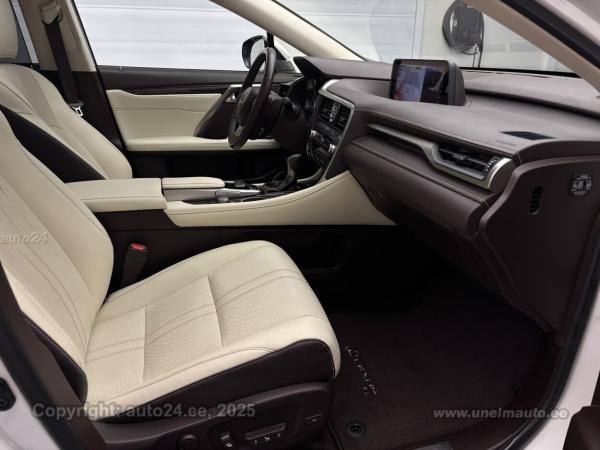 Balts Lexus RX 2018 Tallina, ar dzinēja tilpumu 3.50 L un nobraukumu 129 tūkst. km par 35900 €, foto 8 vietnē AUTOMOTO.COM.LV