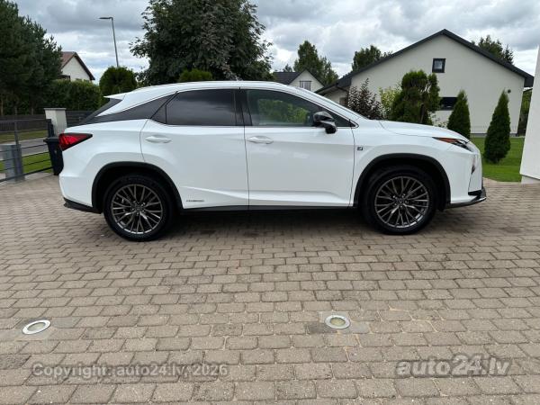 Balts Lexus RX 2018 Tallina, ar dzinēja tilpumu 3.50 L un nobraukumu 106 tūkst. km par 42700 €, foto 4 vietnē AUTOMOTO.COM.LV