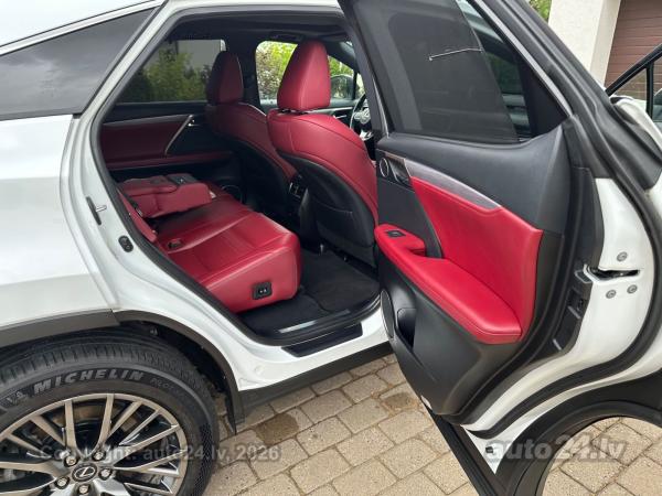 Balts Lexus RX 2018 Tallina, ar dzinēja tilpumu 3.50 L un nobraukumu 106 tūkst. km par 42700 €, foto 9 vietnē AUTOMOTO.COM.LV