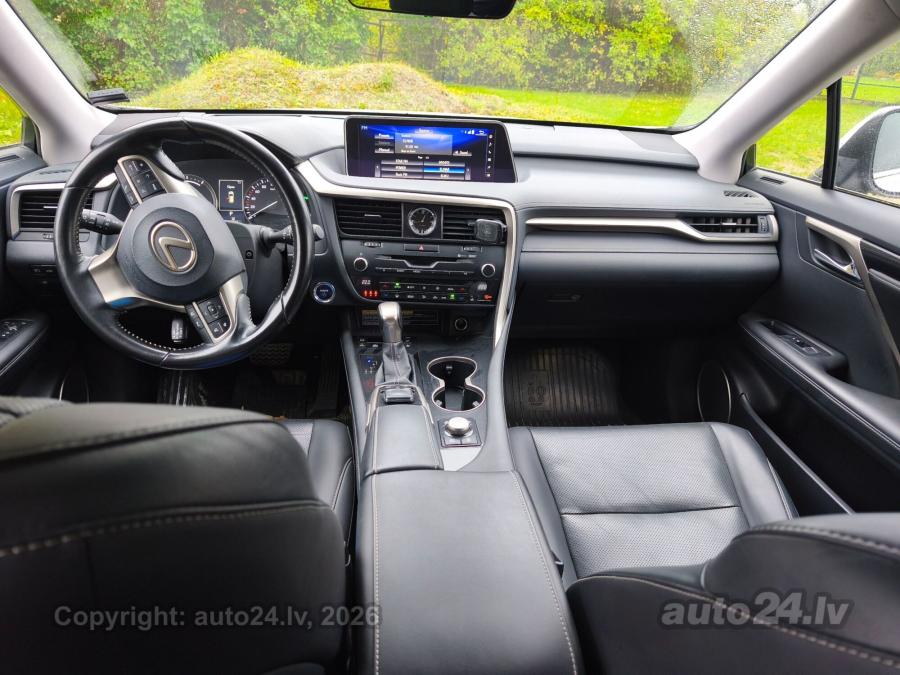 Balts Lexus RX 2018 Tallina, ar dzinēja tilpumu 3.50 L un nobraukumu 117 tūkst. km par 33000 €, foto 4 vietnē AUTOMOTO.COM.LV