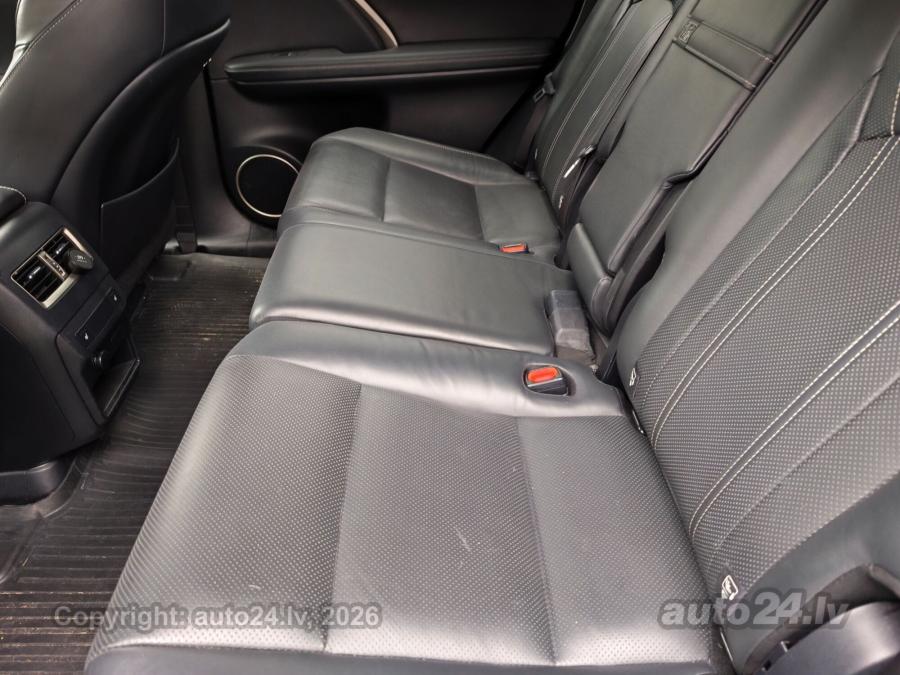 Balts Lexus RX 2018 Tallina, ar dzinēja tilpumu 3.50 L un nobraukumu 117 tūkst. km par 33000 €, foto 7 vietnē AUTOMOTO.COM.LV