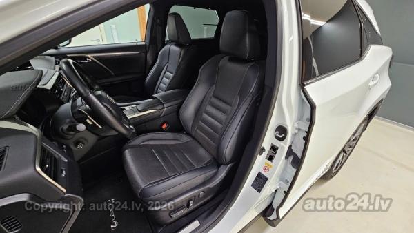 White Lexus RX 2019 in Tallinn, with an engine capacity of 3.50 L and mileage of 82 thousand km for 49995 €, photo 8 on AUTOMOTO.COM.LV