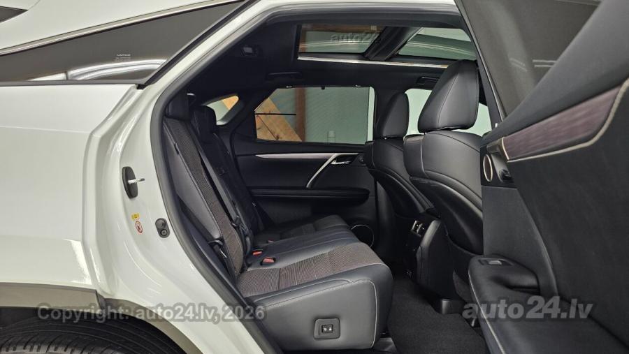 Balts Lexus RX 2019 Tallina, ar dzinēja tilpumu 3.50 L un nobraukumu 82 tūkst. km par 49995 €, foto 14 vietnē AUTOMOTO.COM.LV