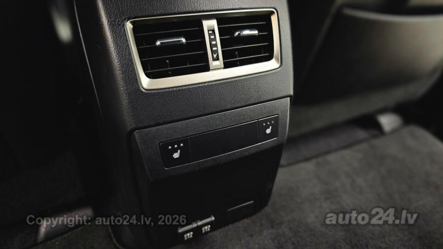 Balts Lexus RX 2019 Tallina, ar dzinēja tilpumu 3.50 L un nobraukumu 82 tūkst. km par 49995 €, foto 30 vietnē AUTOMOTO.COM.LV
