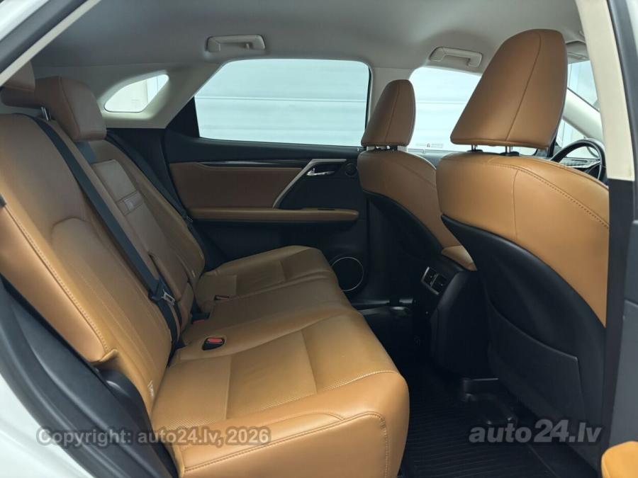 Balts Lexus RX 2020 Tallina, ar dzinēja tilpumu 3.50 L un nobraukumu 103 tūkst. km par 40900 €, foto 9 vietnē AUTOMOTO.COM.LV