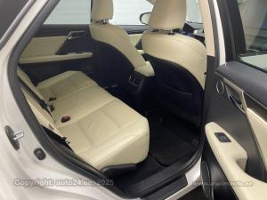 Balts Lexus RX 2021 Tallina, ar dzinēja tilpumu 3.50 L un nobraukumu 117 tūkst. km par 40900 €, foto 8 vietnē AUTOMOTO.COM.LV