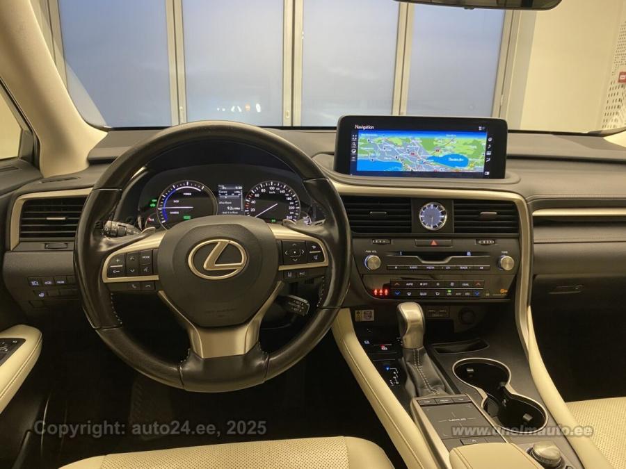 Balts Lexus RX 2021 Tallina, ar dzinēja tilpumu 3.50 L un nobraukumu 117 tūkst. km par 40900 €, foto 11 vietnē AUTOMOTO.COM.LV