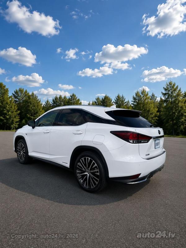 Balts Lexus RX 2022 Tallina, ar dzinēja tilpumu 3.50 L un nobraukumu 102 tūkst. km par 63500 €, foto 3 vietnē AUTOMOTO.COM.LV