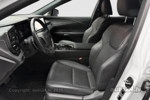 White Lexus RX 2024 in Tallinn, with an engine capacity of 2.50 L and mileage of 25 thousand km for 62500 €, photo 17 on AUTOMOTO.COM.LV