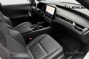 White Lexus RX 2024 in Tallinn, with an engine capacity of 2.50 L and mileage of 25 thousand km for 62500 €, photo 18 on AUTOMOTO.COM.LV